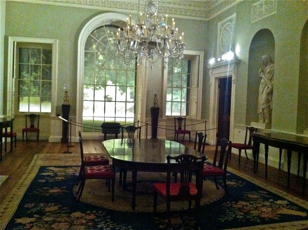 A Peek Inside the Dining Room of Historic Lansdowne House – Laurie ...
