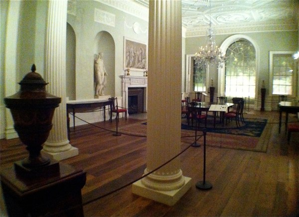 A Peek Inside the Dining Room of Historic Lansdowne House – Laurie ...